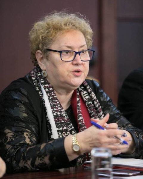 Renate Weber: Unii și alții se sfâșie, iar România cade prost – Q Magazine