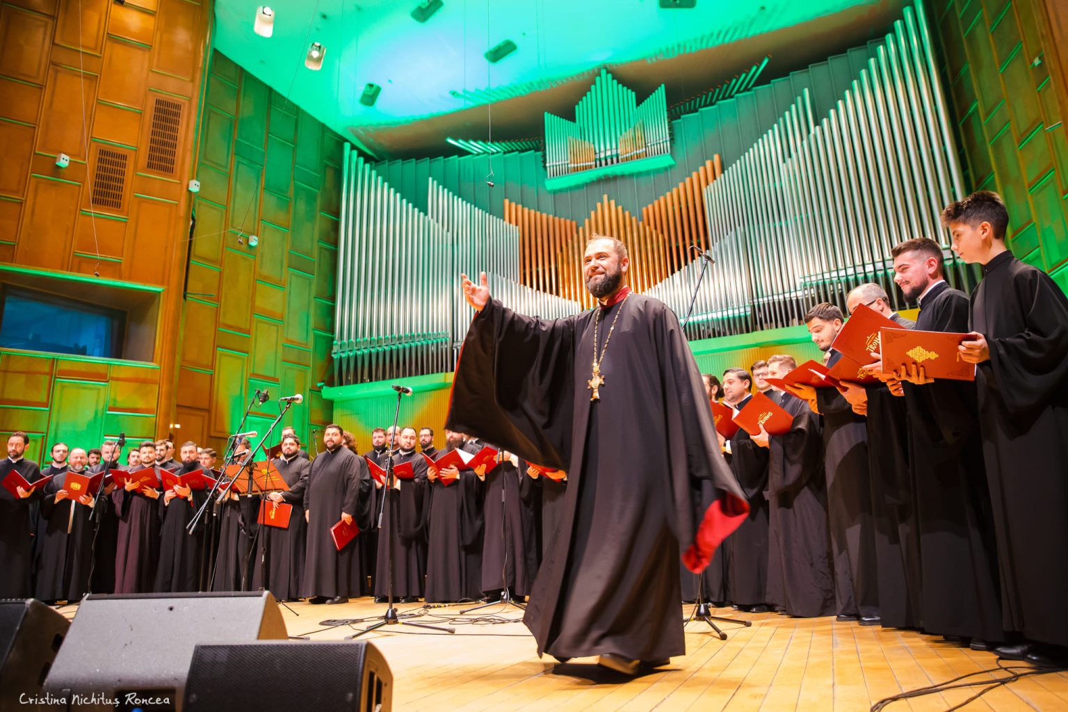 În numele Luminii. Concert de muzică bizantină cu Ribale, Kabarnos și ...