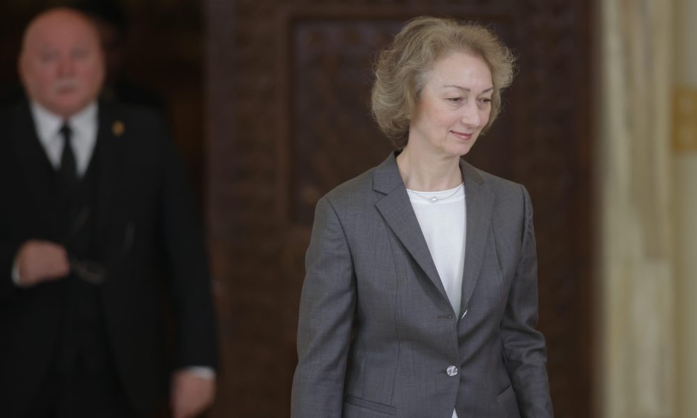 Premieră la CCR. Simina Tănăsescu, prima femeie președinte a Curții ...