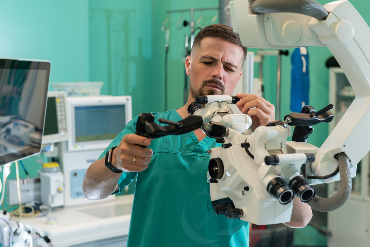 Neurochirurgul Iustinian Simion, în „sala de operații” Q Magazine: Nu ...